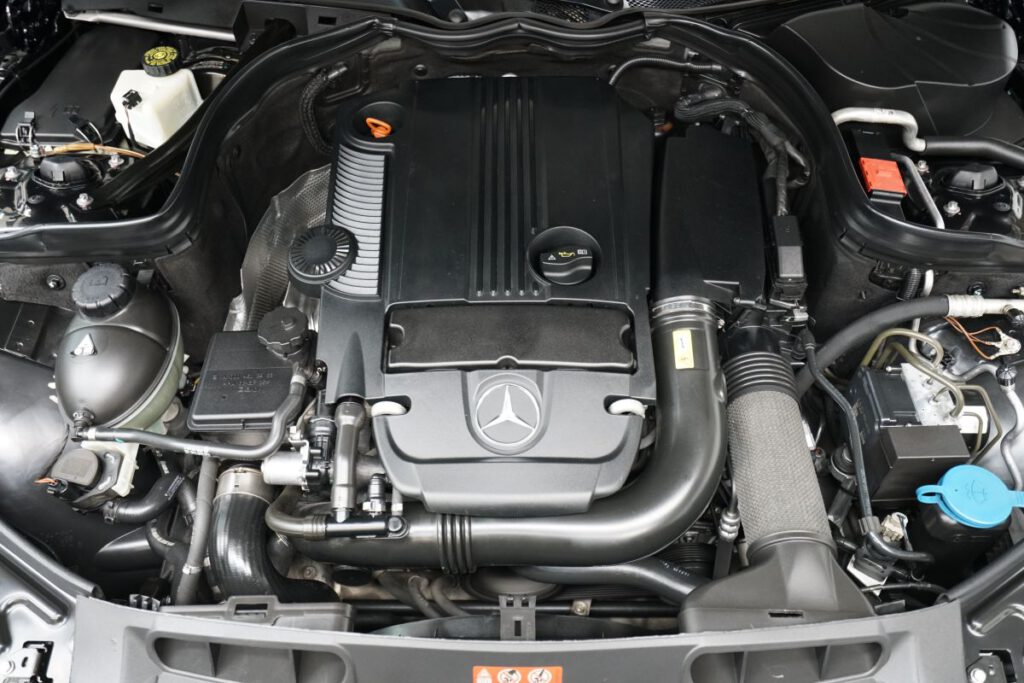 2012 Mercedes Benz C200 CGI 1.8 Elegance W204 - ACS AUTO CAR SERVICE